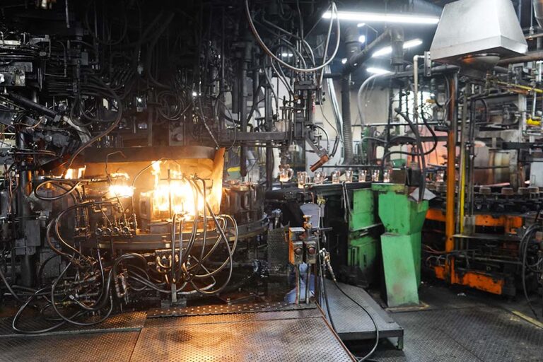 卵の殻を使ったガラスを世界初実現｜循環社会実例 約60tのCO2削減に成功 - coki (公器）