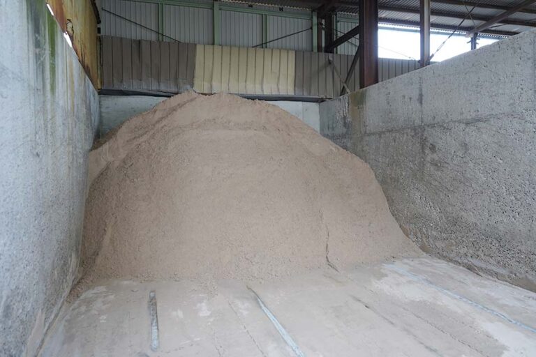 卵の殻を使ったガラスを世界初実現｜循環社会実例 約60tのCO2削減に成功 - coki (公器）